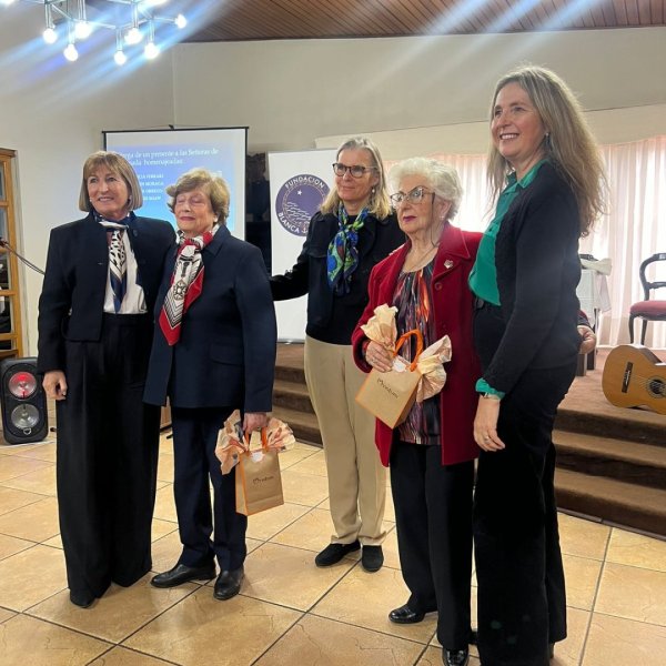 Ceremonia Corporación Damas de la Defensa Nacional | Fundación Blanca ...